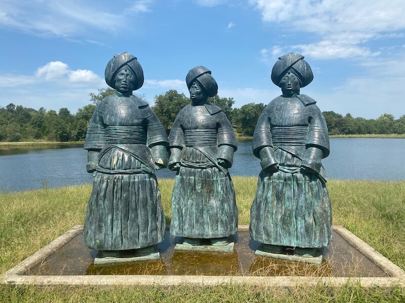 Dad Hikes: Henry Lay Sculpture Park - thatawaydad.com